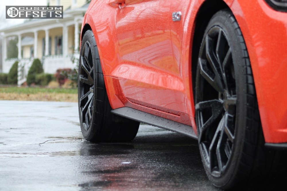 2016 Ford Mustang with 20x9 40 Classic Design Concepts Outlaw and 255 ...