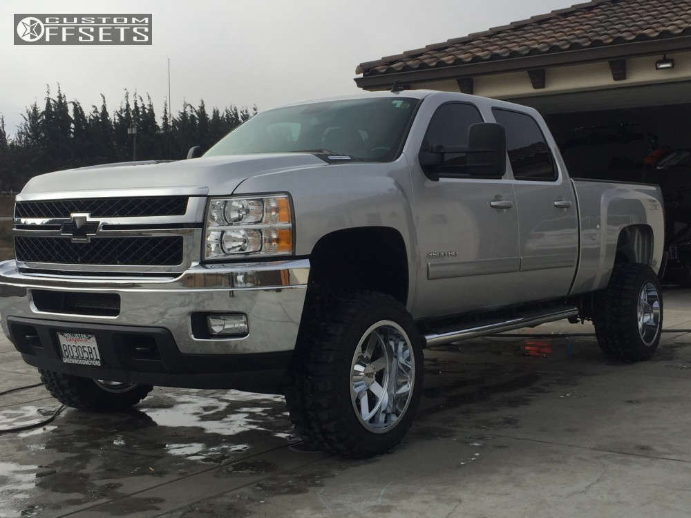 2011 Chevrolet Silverado 3500 HD with 20x12 -44 Moto Metal Mo962 and 33/12.5R20 Federal Couragia ...