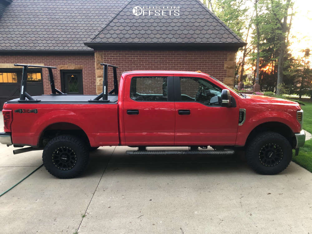 2019 Ford F-250 Super Duty with 18x9 28 Method Mr305 and 35/12.5R18 ...