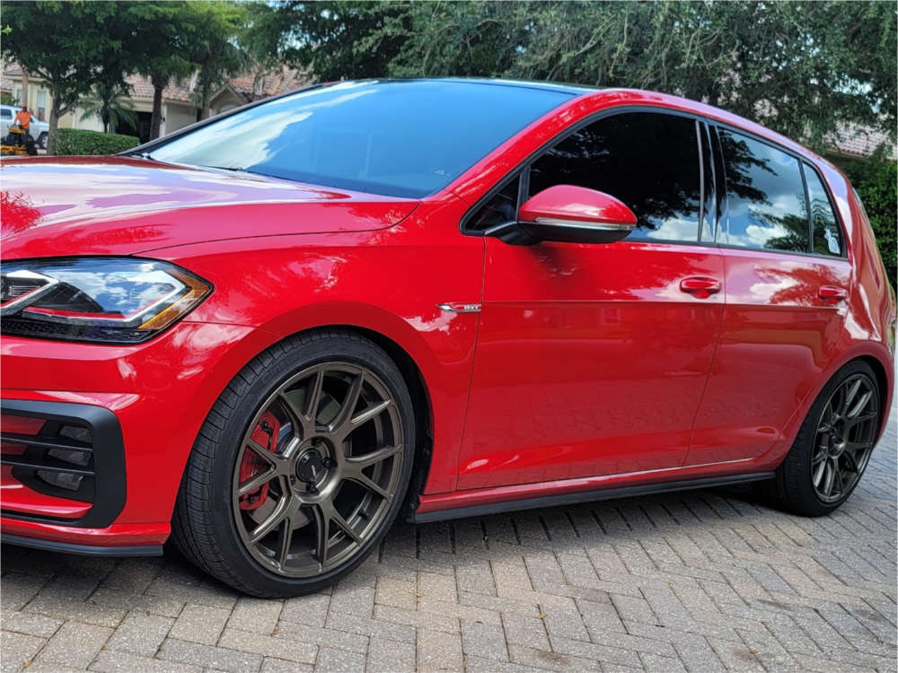 2020 Volkswagen GTI with 18x8.5 43 Konig Ampliform and 225/40R18 ...