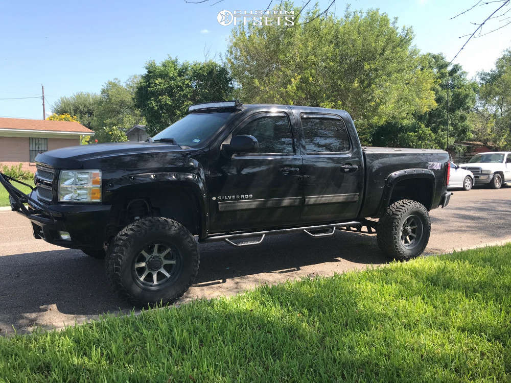 2013 Chevrolet Silverado 1500 with 18x9 -12 XD Addict and 35/12.5R18 ...