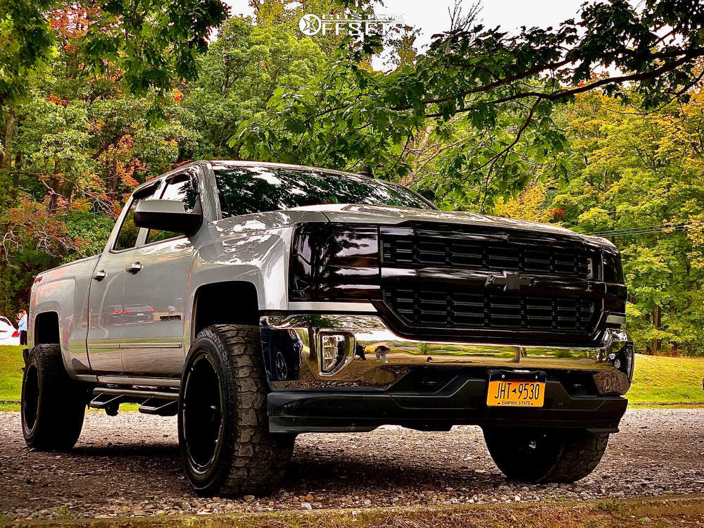 2019 Chevrolet Silverado 1500 LD with 20x12 -44 TIS 544BM and 275/60R20 ...