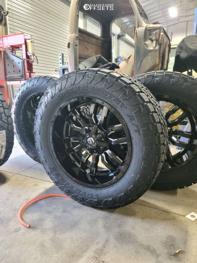 2017 Chevrolet Silverado 2500 HD with 22x10 -18 Fuel Sledge and 37/12 ...