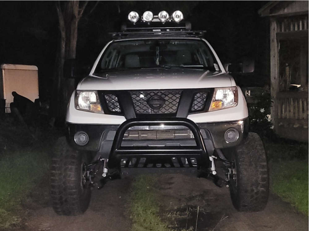 2011 Nissan Frontier with 18x10 -24 Vors Ve37 and 35/12.5R18 Eldorado ...