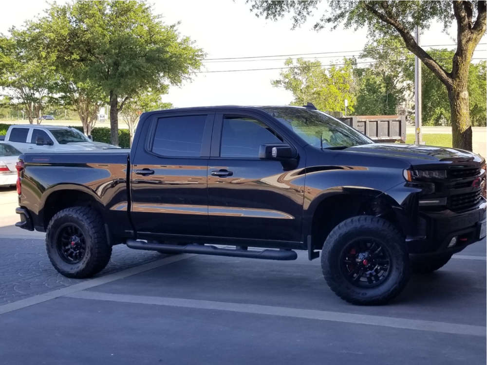 2021 Chevrolet Silverado 1500 with 18x9 -12 Fuel Sledge and 35/12.5R18 ...