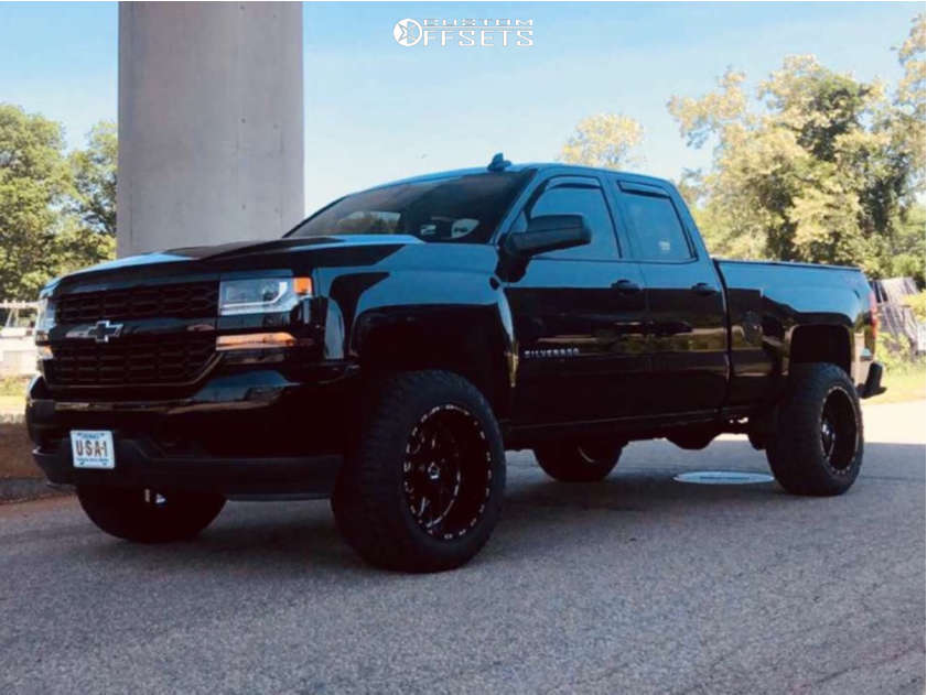 2019 Chevrolet Silverado 1500 LD with 20x12 -44 TIS 544BM and 33/12 ...