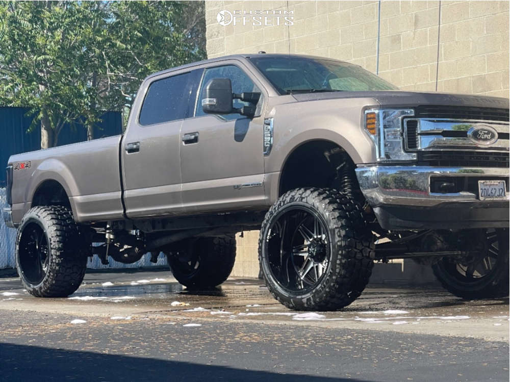 2018 Ford F-250 Super Duty with 26x16 -101 RBP 82r and 40/15.5R26 ...