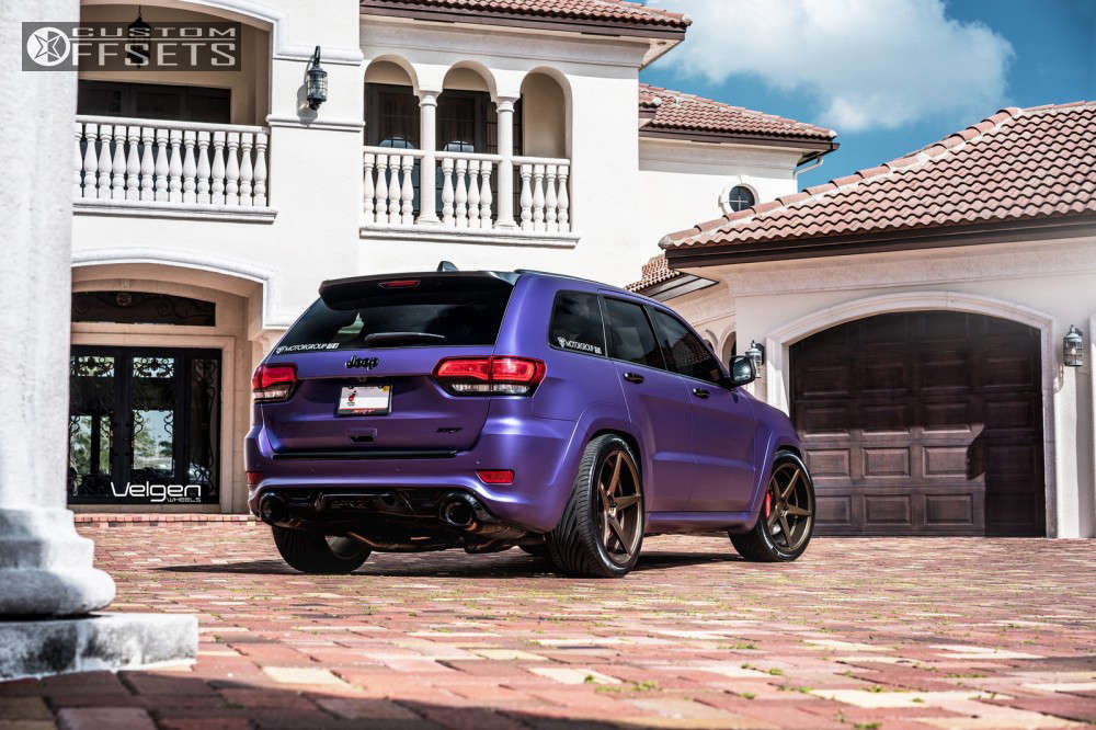 2016 Jeep Cherokee with 22x10.5 35 Velgen Classic5 and 305/35R22 ...