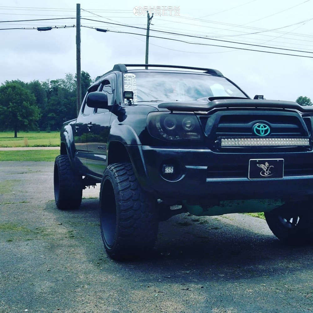 2007 Toyota Tacoma with 22x12 -55 Vision Split and 33/12.5R22 Versatyre ...