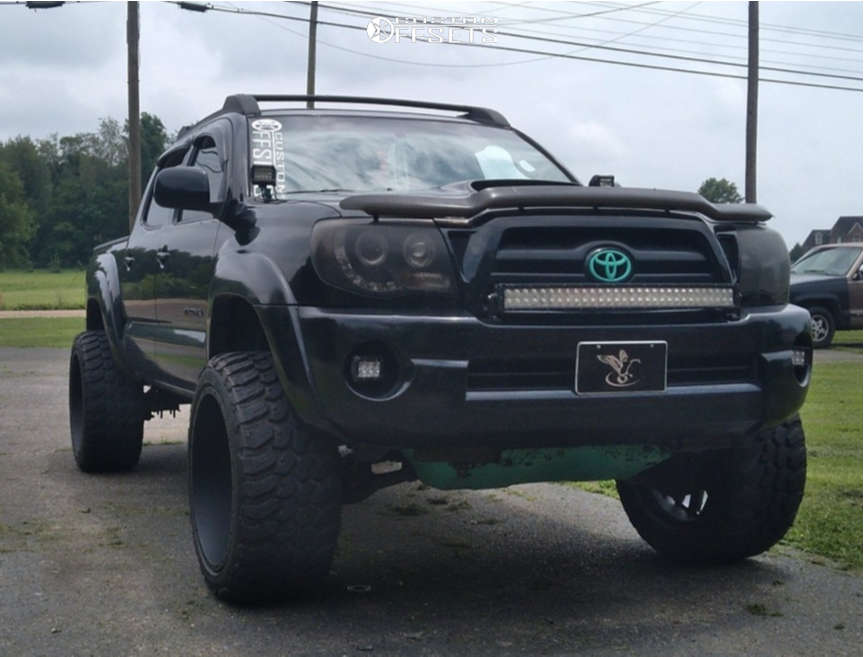2007 Toyota Tacoma with 22x12 -55 Vision Split and 33/12.5R22 Versatyre ...