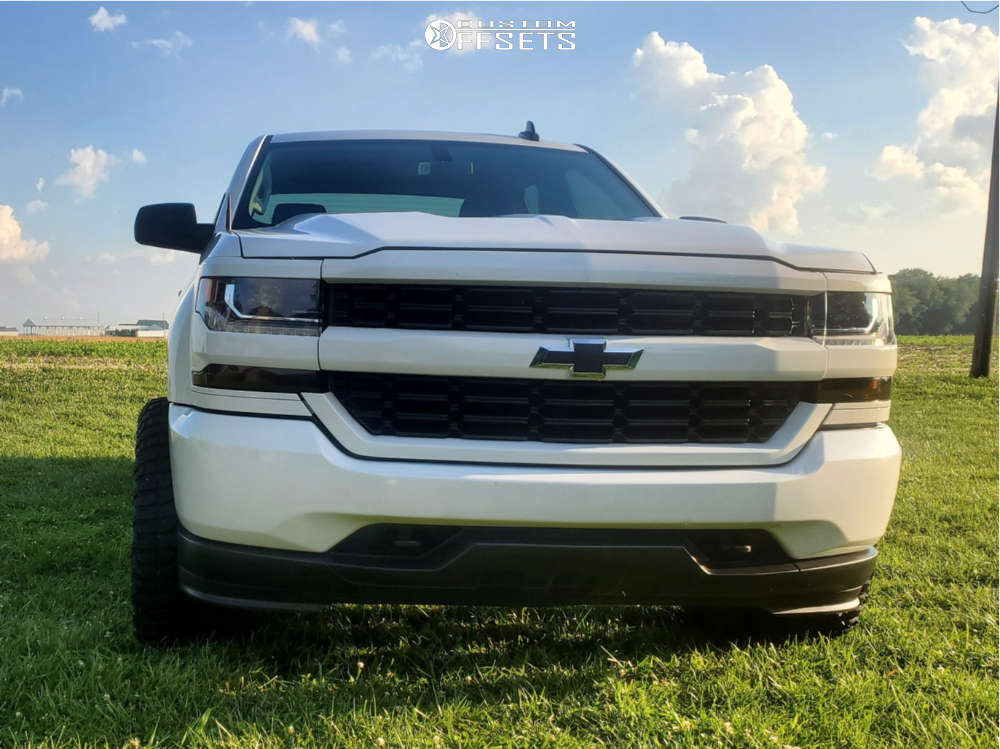 2018 Chevrolet Silverado 1500 with 20x12 -44 RBP 77r and 33/12.5R20 ...
