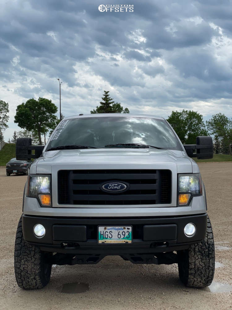 2010 Ford F-150 with 20x12 -44 XD Misfit and 35/12.5R20 AMP Pro At and ...