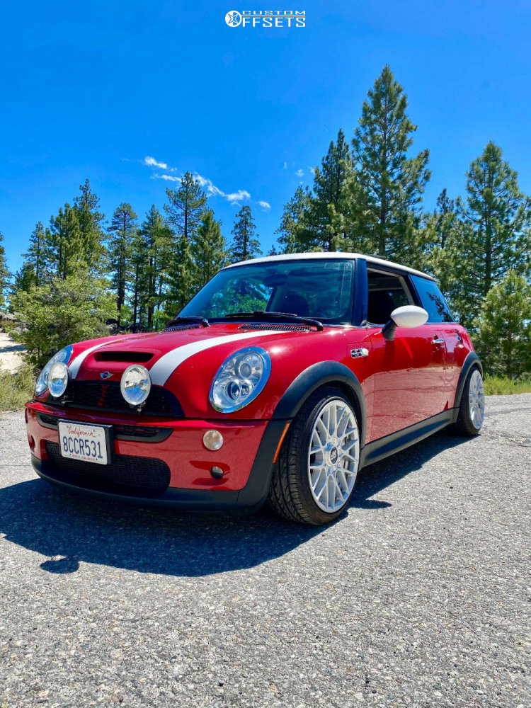 2004 Mini Cooper with 17x8 40 Rotiform Rse and 205/40R17 Pirelli Pzero ...