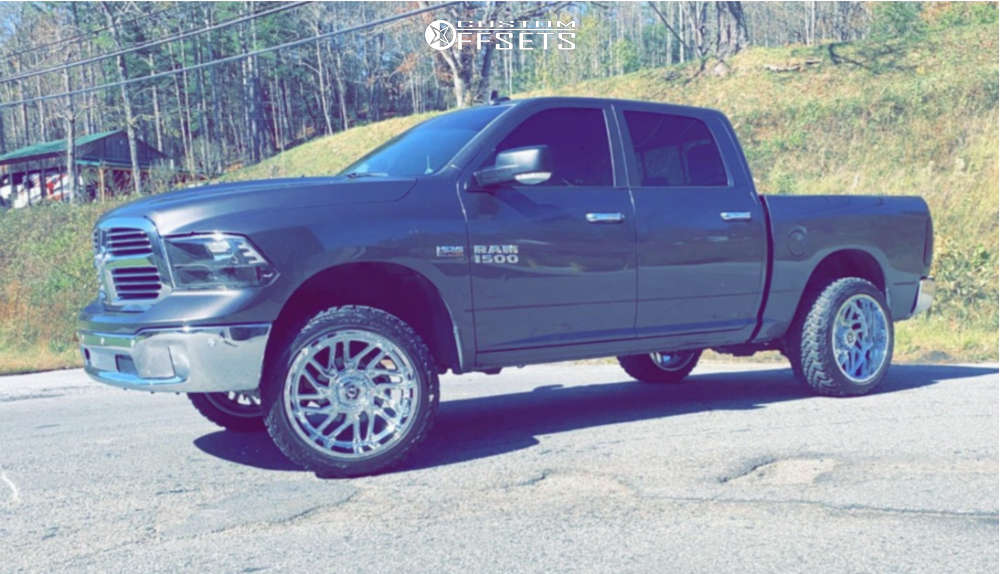 2017 Ram 1500 with 22x12 -44 TIS 544C and 33/12.5R22 Nitto Ridge ...