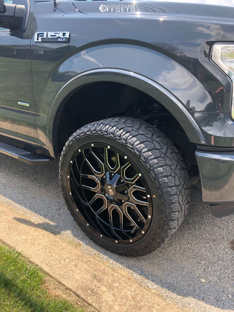 2016 Ford F-150 with 22x10 -26 Hardrock H709 Commander and 285/45R22 ...