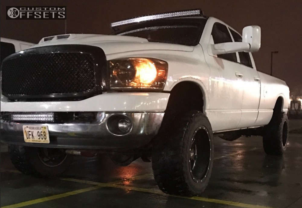 2008 Dodge Ram 2500 with 20x12 -44 Moto Metal MO962 and 35/12.5R20 ...