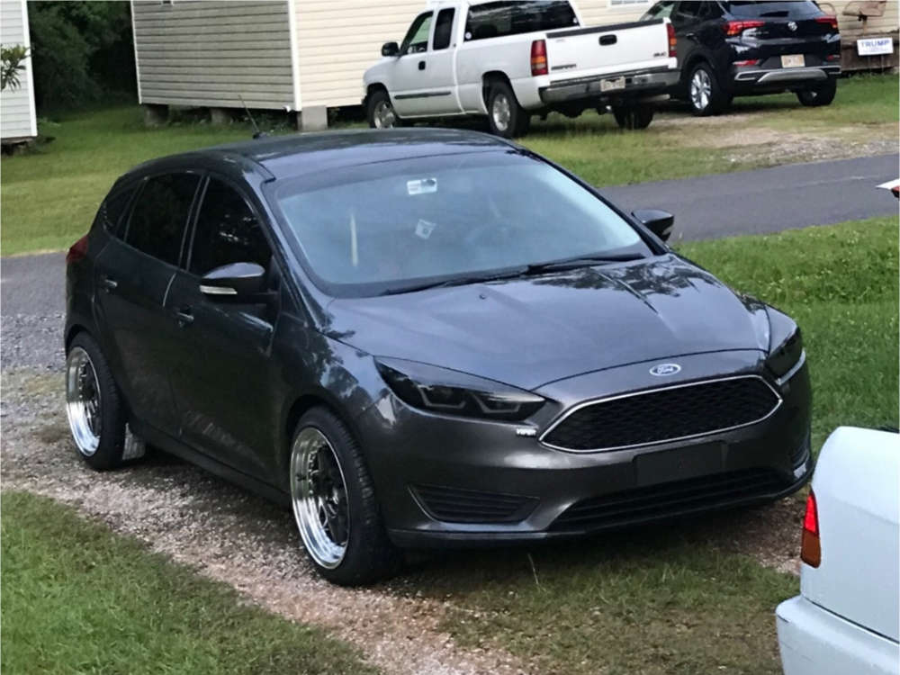 2017 Ford Focus with 18x9.5 35 ARC Ar9 and 235/40R18 Fullway Hp108 and ...