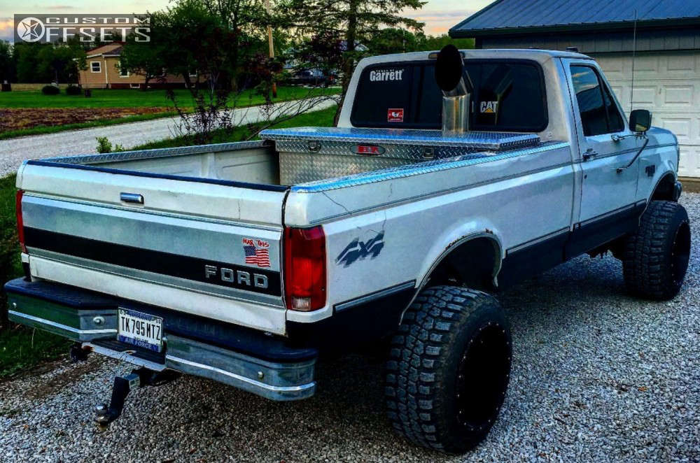 1995 Ford F-350 with 20x14 -76 XD Riot and 33/12.5R20 Federal Couragia ...