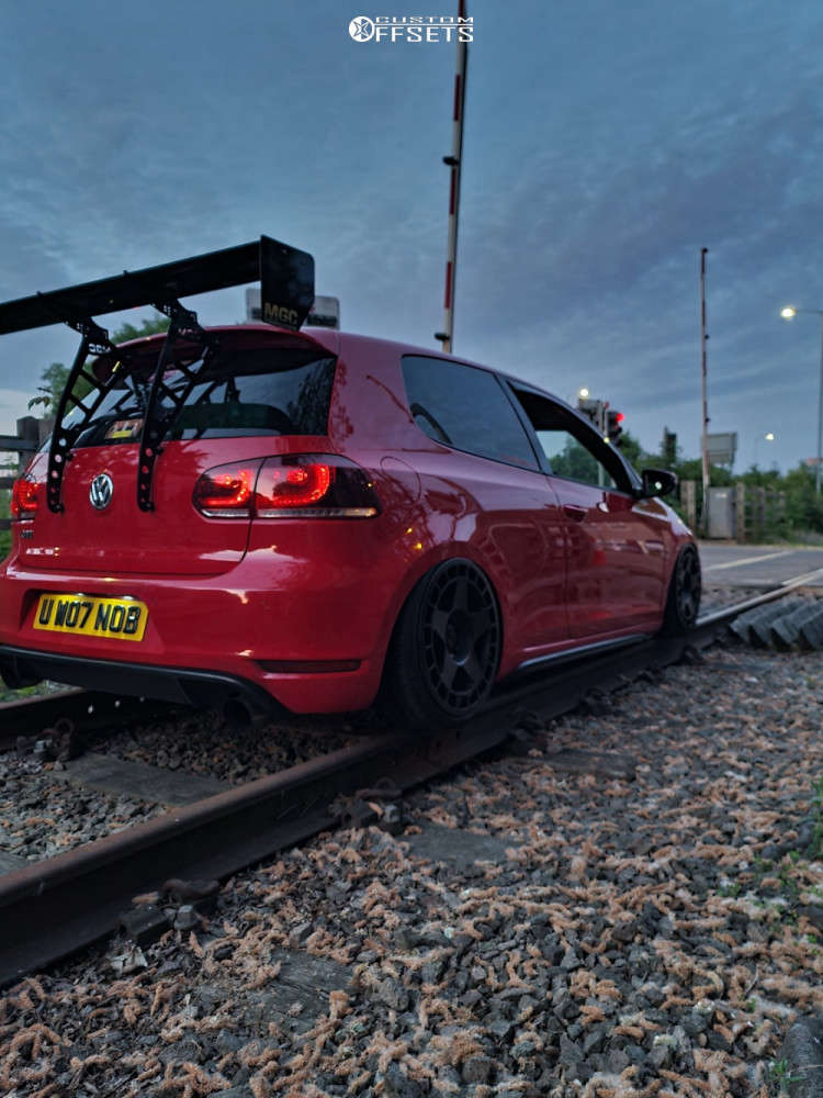 2009 Volkswagen GTI with 18x9 45 Fifteen52 Turbomac and 215/35R18 ...