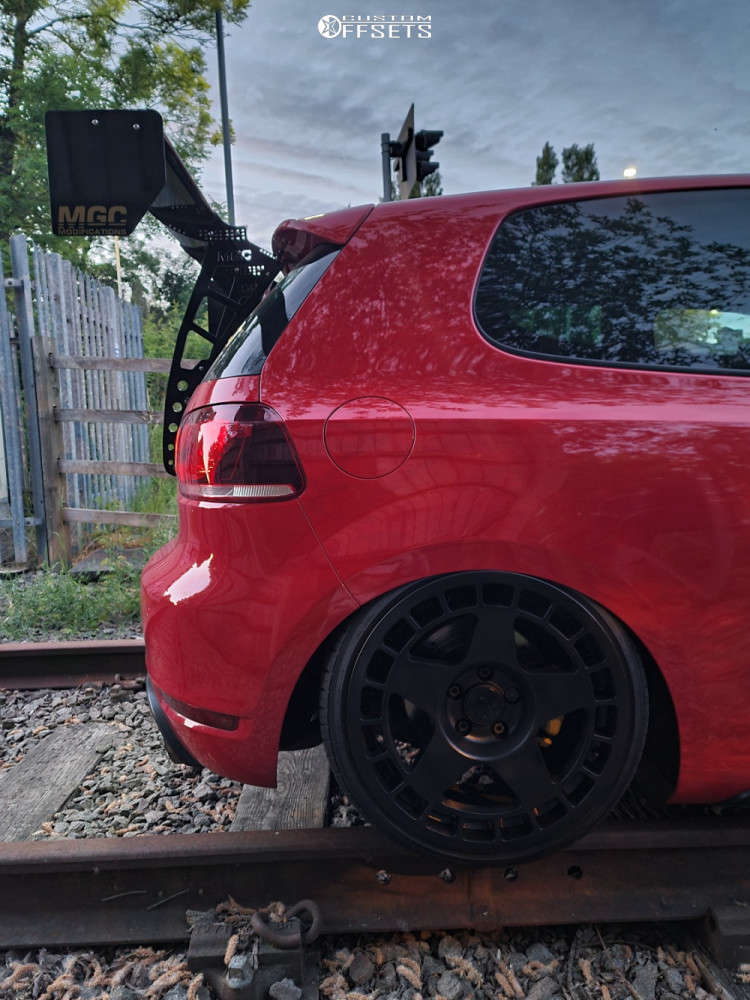 2009 Volkswagen GTI with 18x9 45 Fifteen52 Turbomac and 215/35R18 ...