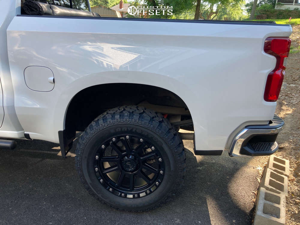 2019 Chevrolet Silverado 1500 with 20x10 -24 MKW M205 and 35/12.5R20 ...