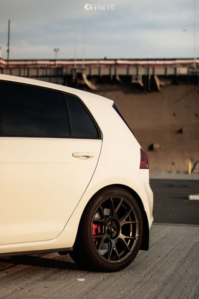 2017 Volkswagen GTI with 18x8.5 43 Konig Ampliform and 245/40R18 ...