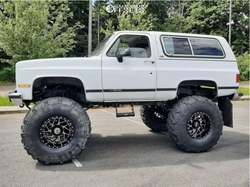 1991 Chevrolet Blazer with 20x12 -44 Moto Metal Mo985 and 395/85R20 ...