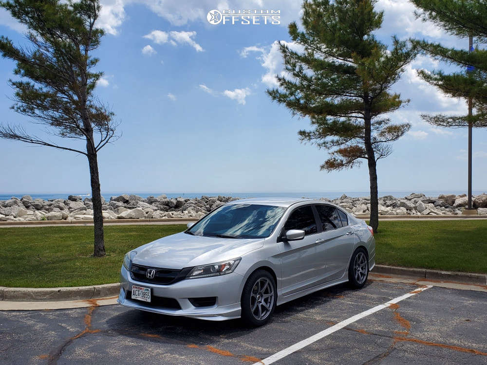 2013 Honda Accord with 18x8 30 MB Wheels Battles and 235/40R18 ...