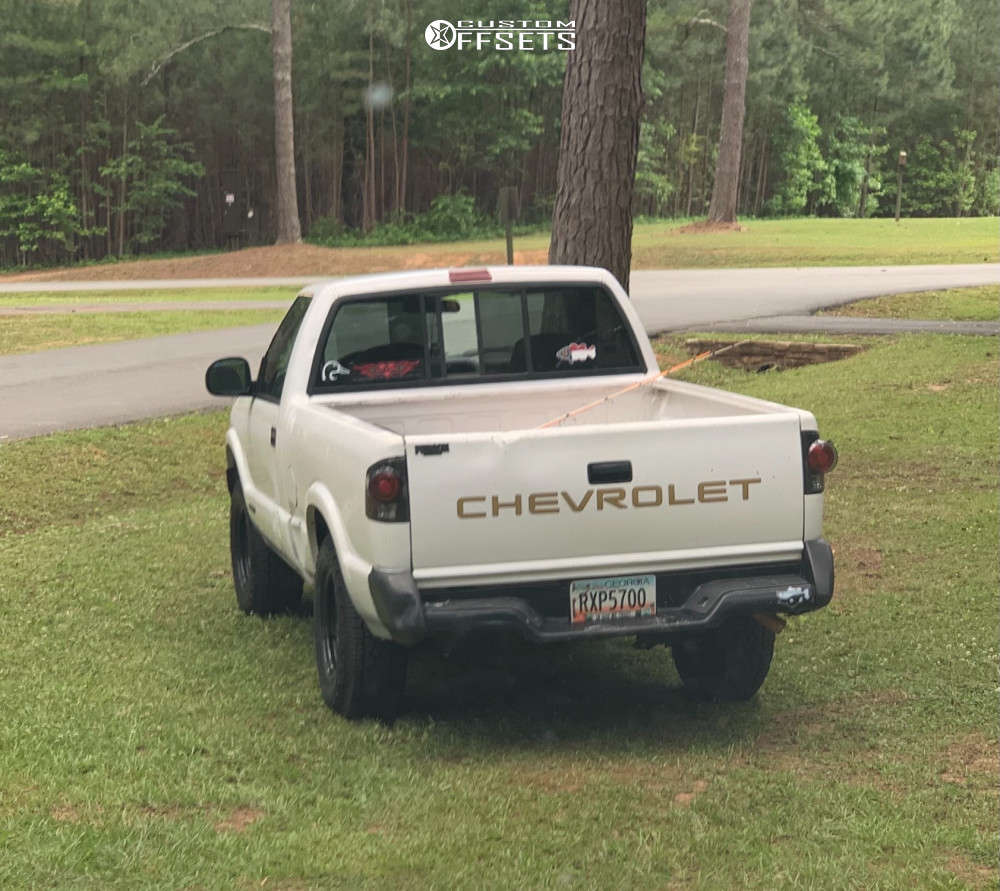 1995 Chevrolet S10 with 15x8 -19 Vision Soft 8 and 30/9.5R15 Dextero ...