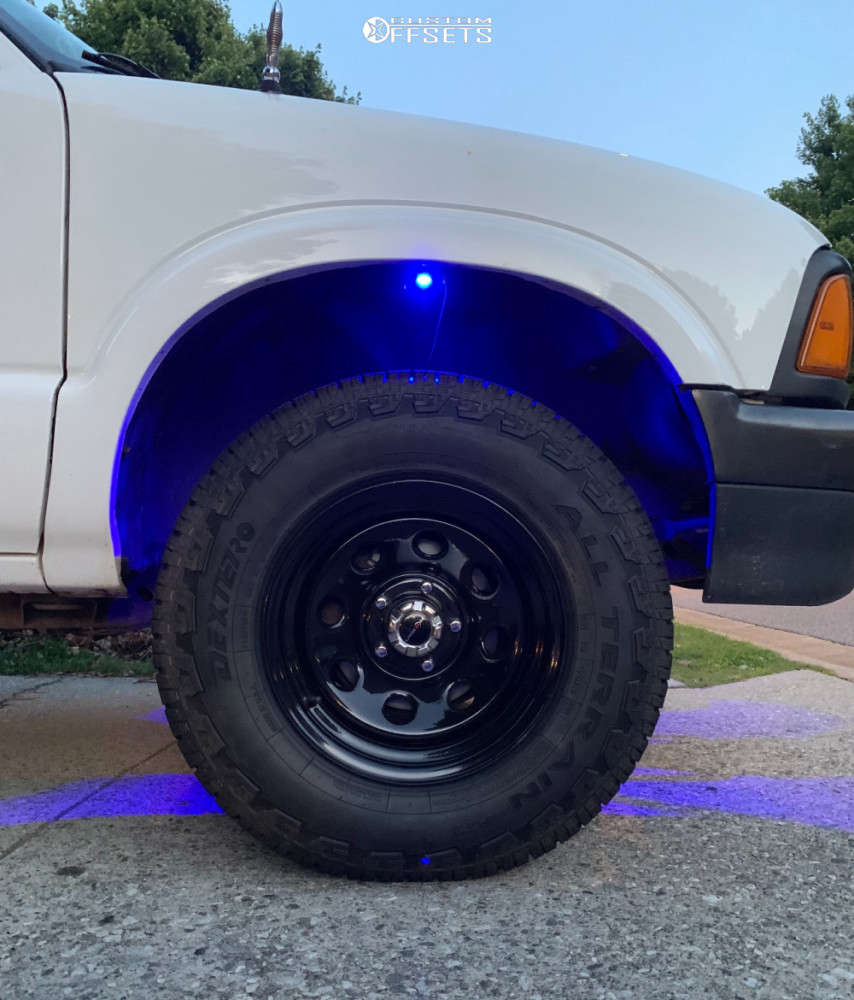 1995 Chevrolet S10 with 15x8 -19 Vision Soft 8 and 30/9.5R15 Dextero ...