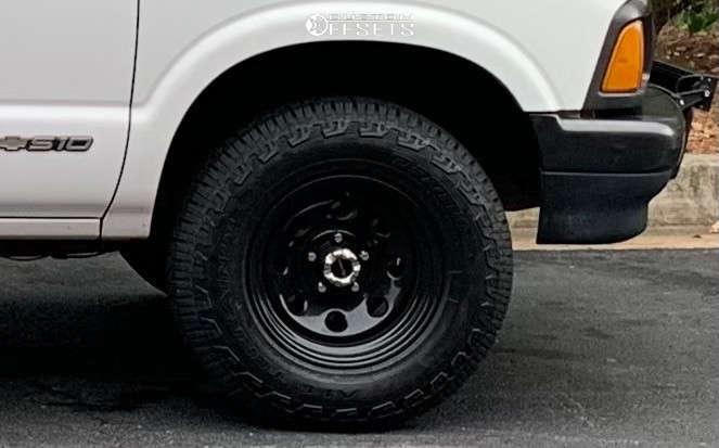 1995 Chevrolet S10 with 15x8 -19 Vision Soft 8 and 30/9.5R15 Dextero ...