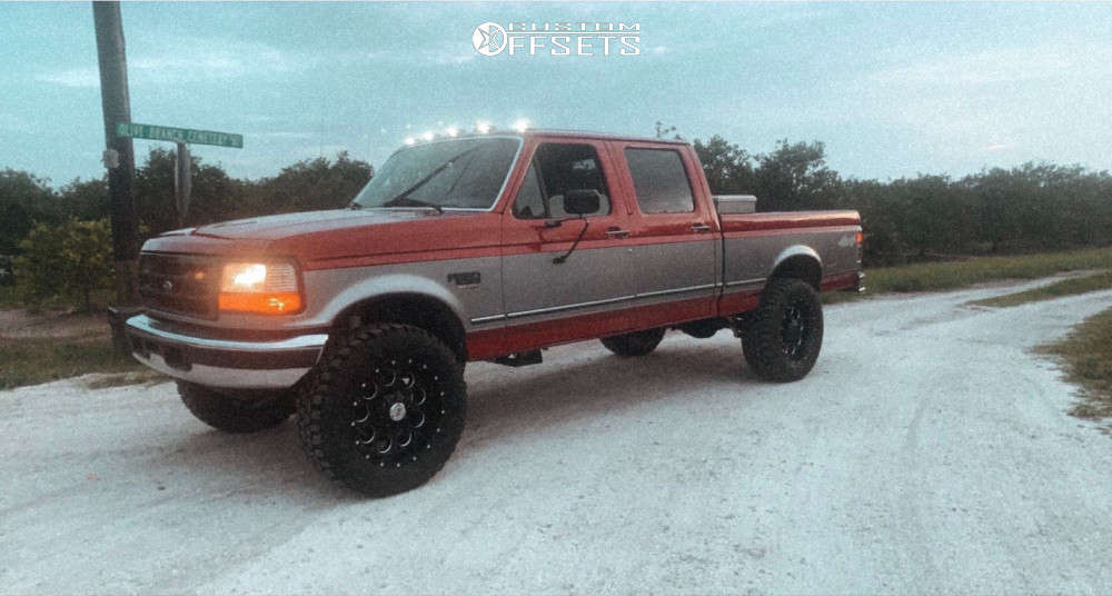 1997 Ford F-250 with 20x10 -24 Fuel 560 and 33/12.5R20 Hercules H-933 ...