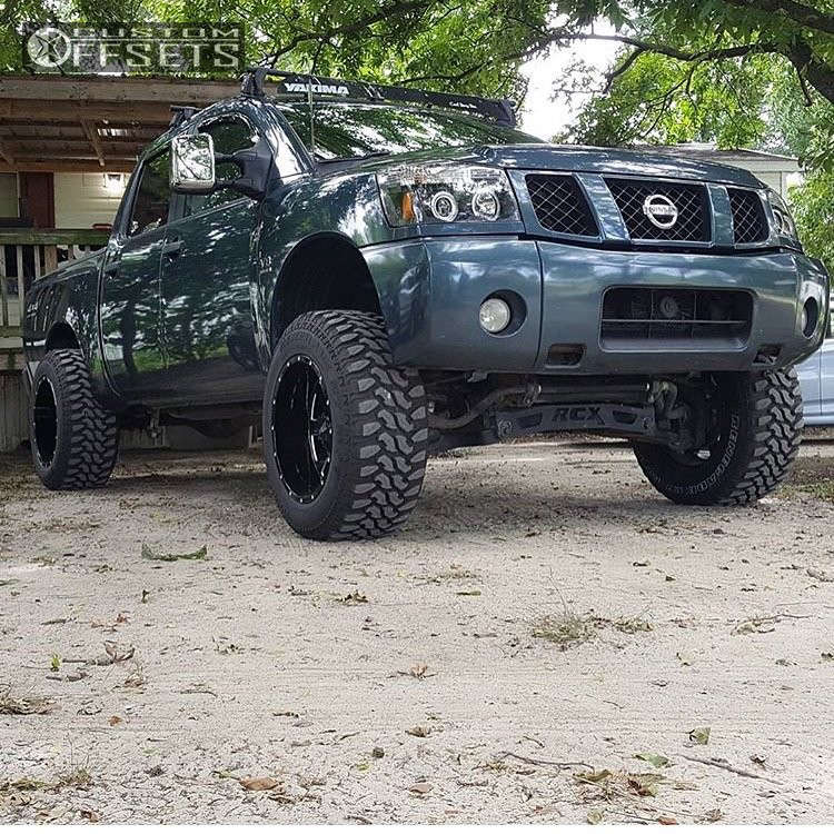 2004 Nissan Titan with 20x12 -44 Moto Metal Mo962 and 35/12.5R20 Radar ...