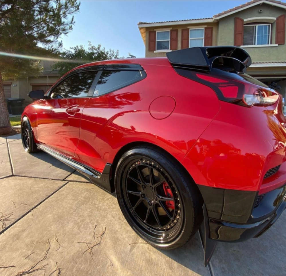 2021 Hyundai Veloster N with 19x8.5 35 Aodhan Ds08 and 235/35R19 ...