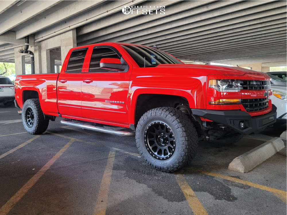 2016 Chevrolet Silverado 1500 with 18x9 -12 Method Mr305 and 33/12.5R18 ...