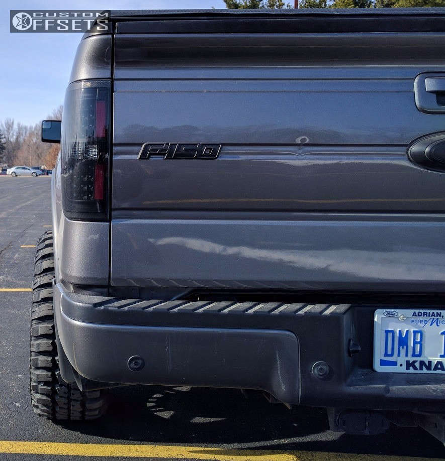 2014 Ford F-150 with 20x10 -25 Mayhem Rampage and 33/12.5R20 Federal ...