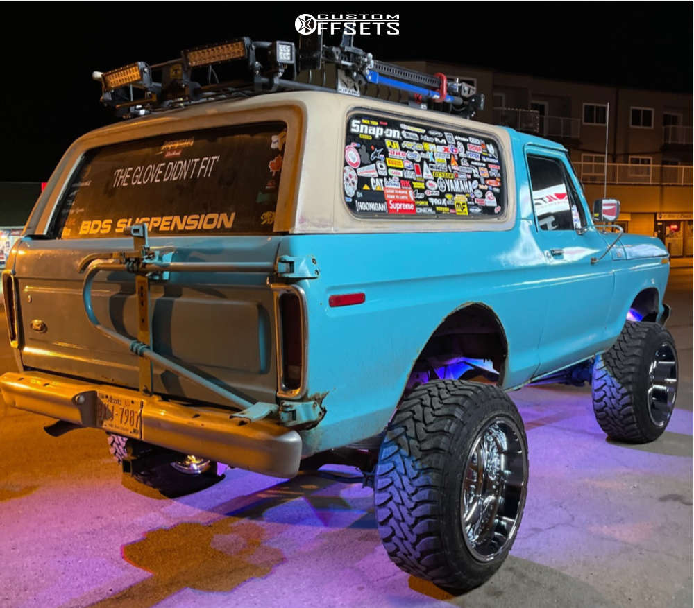 1979 Ford Bronco with 22x14 -76 Fuel Triton D609 and 35/12.5R22 Toyo ...