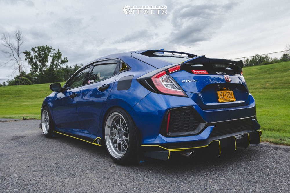 2017 Honda Civic with 18x9.5 35 F1R F21 and 245/40R18 Continental ...