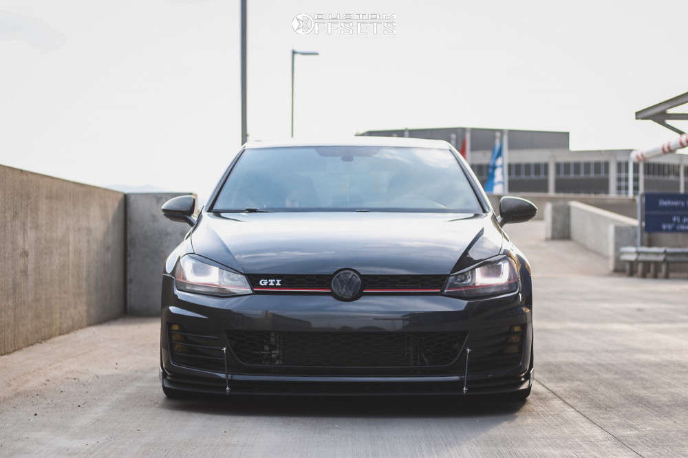 2015 Volkswagen GTI with 18x8 45 OZ Racing Ultraleggera and 235/40R18 ...