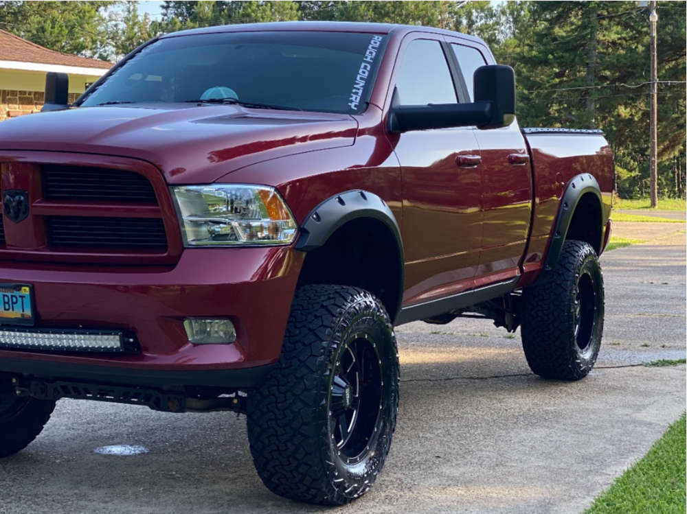 2011 Ram 1500 with 20x10 -24 Moto Metal Mo962 and 37/13.5R20 Venom ...