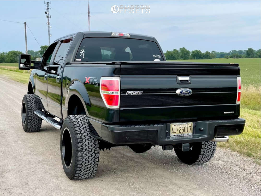 2013 Ford F-150 with 20x12 -44 Moto Metal Mo986 and 35/12.5R20 ...