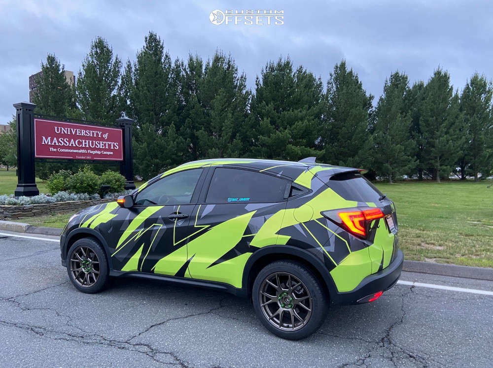 2018 Honda HR-V with 18x8.5 35 Konig Ampliform and 235/45R18 Michelin ...