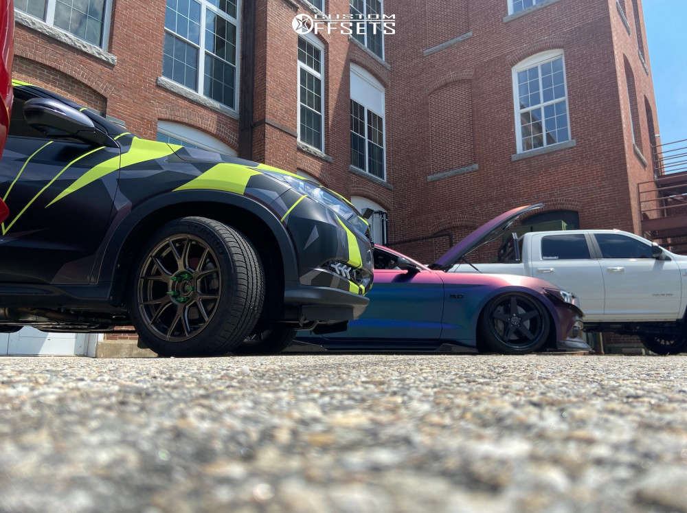 2018 Honda HR-V with 18x8.5 35 Konig Ampliform and 235/45R18 Michelin ...