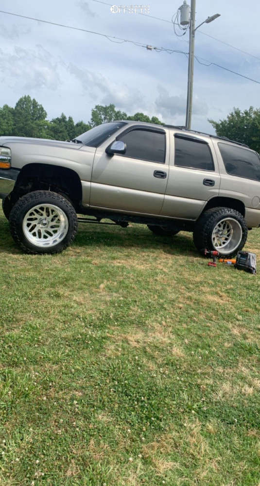 2002 Chevrolet Tahoe with 22x14 -76 Fuel Forged Ff29 and 37/13.5R22 ...