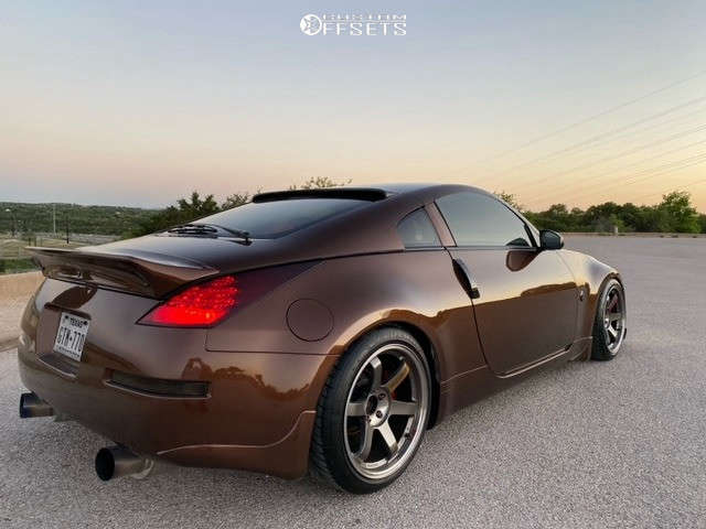 2008 Nissan 350Z with 18x10.5 15 Rays Engineering Te37 and 255/35R18 ...