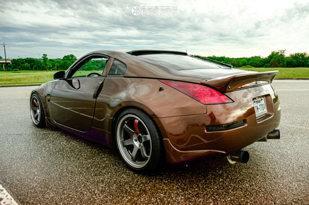 2008 Nissan 350Z with 18x10.5 15 Rays Engineering Te37 and 255/35R18 ...