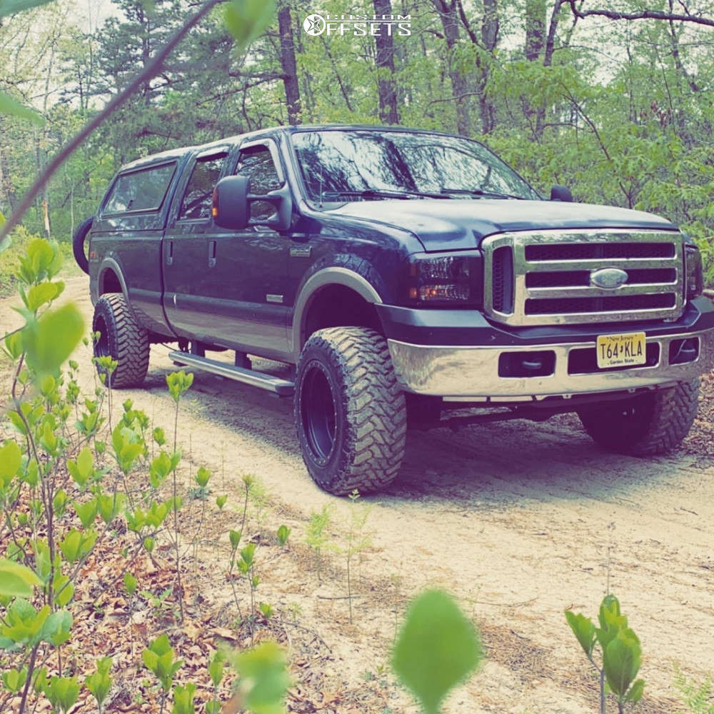 2005 Ford F-350 Super Duty with 20x12 -51 Method NV and 35/12.5R20 AMP ...