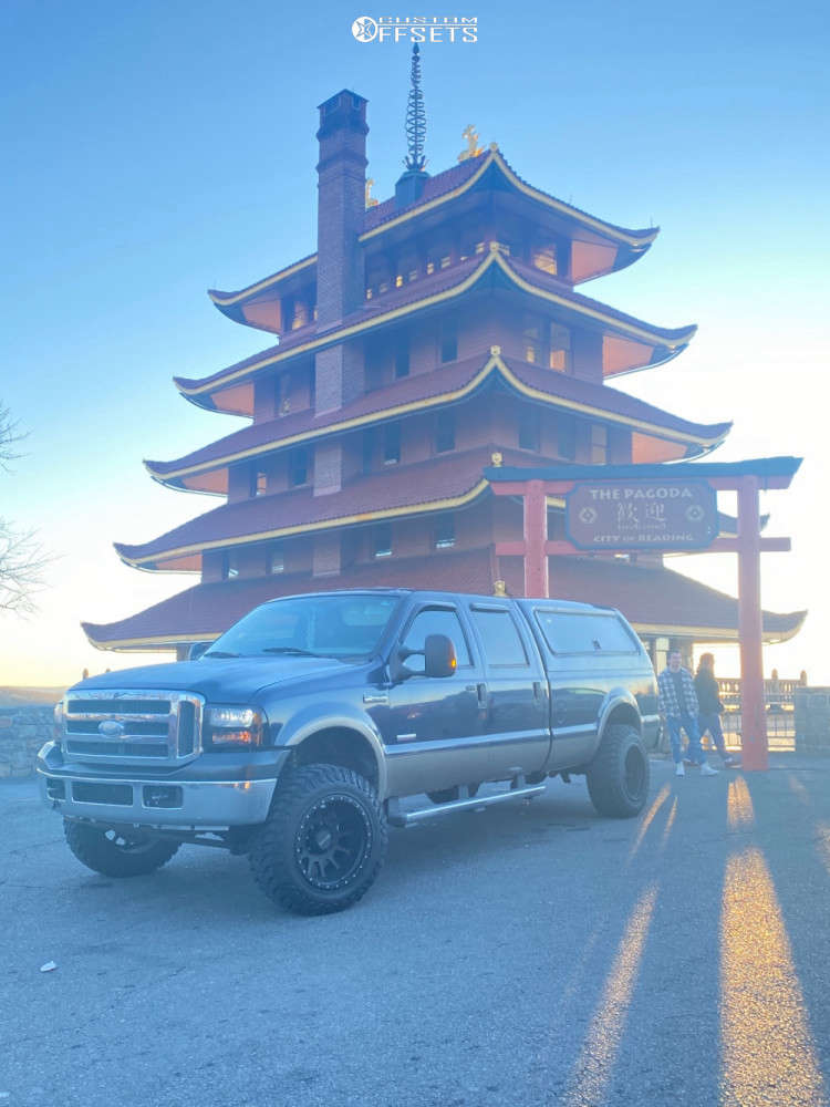2005 Ford F-350 Super Duty with 20x12 -51 Method NV and 35/12.5R20 AMP ...