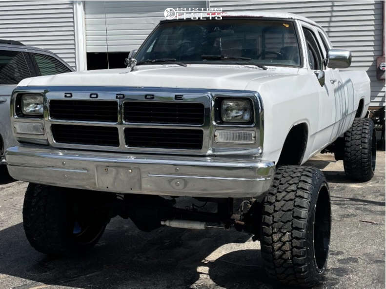 1993 Dodge D250 with 24x14 -76 Gear Off-Road Wrath 751bm and 35/13.5R24 ...