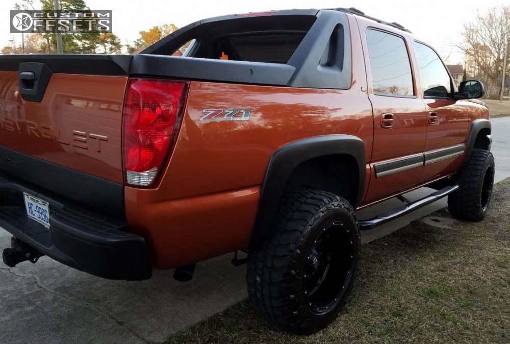 2005 Chevrolet Avalanche with 20x12 -44 Fuel Hostage and 35/12.5R20 ...